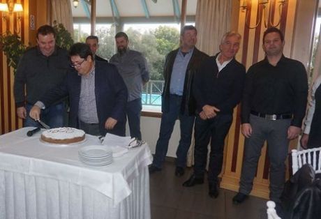 ΣΕΗΕΜΛ: ΕΚΟΨΕ ΤΗΝ ΠΡΩΤΟΧΡΟΝΙΑΤΙΚΗ ΠΙΤΑ - - Ηλεκτρολόγος